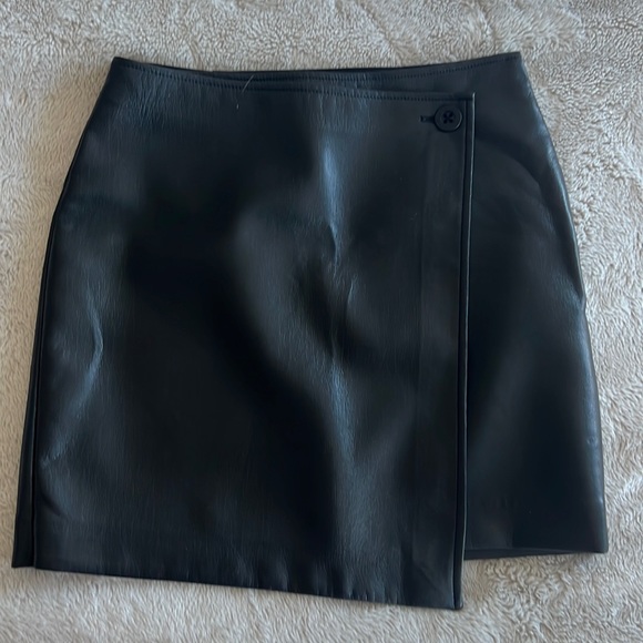 Aritzia | Skirts | Babaton Leather Skirt | Poshmark